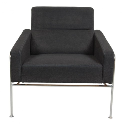 Model 3301 Airport Chair in Grey Fabric by Arne Jacobsen for Fritz ...