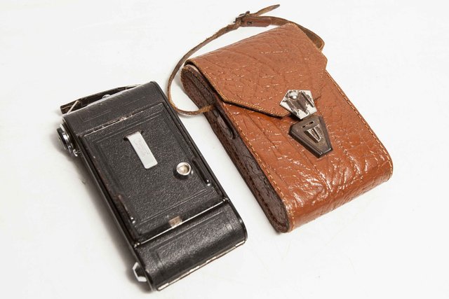 Appareil Photo Pliant en Argent avec Objectif Ménisque Fixe et Pochette ...