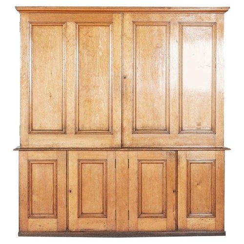 Großer schottischer Haushaltsschrank aus Pinienholz, 1870er bei Pamono ...
