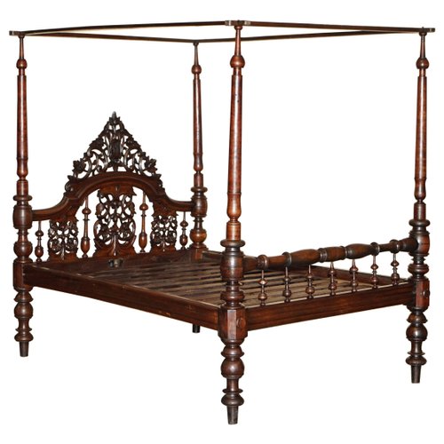 Carved 4-Poster Bed, 1780s for sale at Pamono
