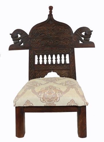 Vintage Hand Carved Cedar Pida Lower Chair, 1970s for sale at Pamono