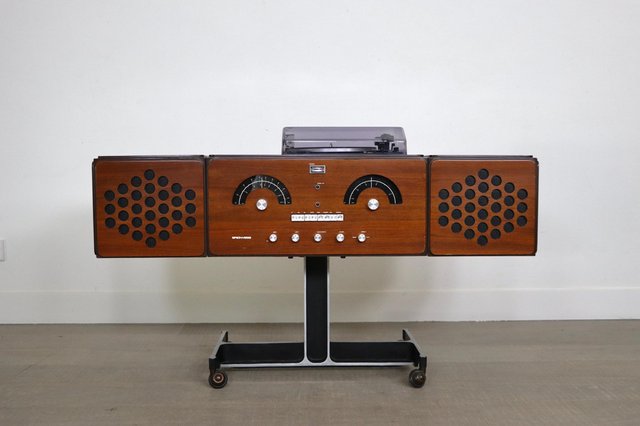 Teak Brionvega RR126 Radio by Achille and Pier Giacomo Castiglioni ...