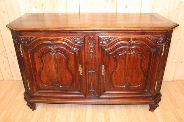 18th Century Walnut Hunting Buffet for sale at Pamono