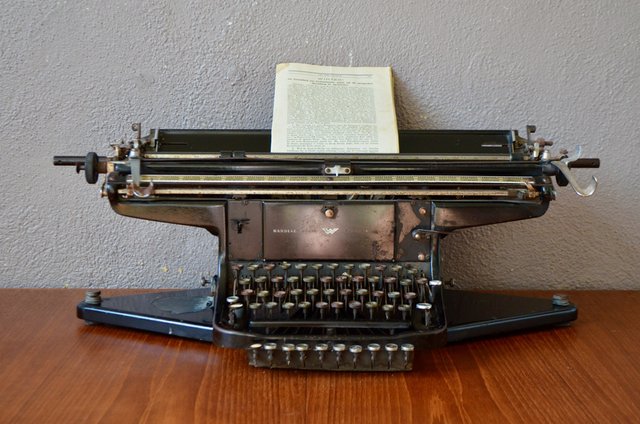 Large Typewriter from Continental for sale at Pamono