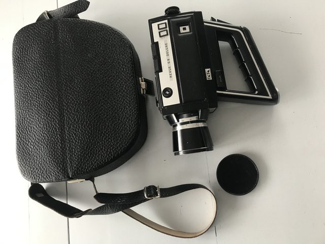 Japanese Revue S8 Deluxe Camera with Case, 1960s for sale at Pamono