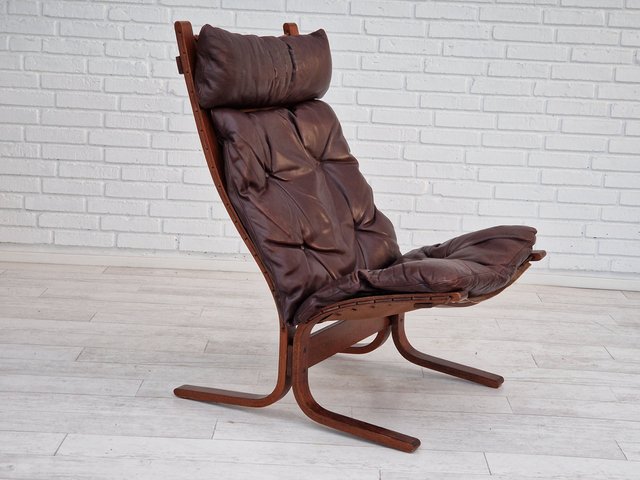 Norwegian Siesta Lounge Chair in Leather and Bentwood by Ingmar Relling ...