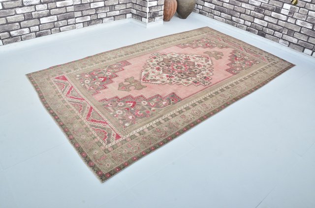 Traditional Modern Pink Rug for sale at Pamono