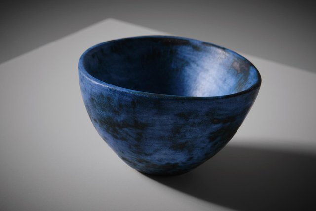 Kleine Keramikschale in organischer Form von Jacques Blin, Frankreich ...