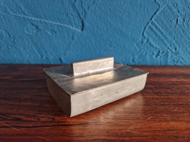 Deckeldose von Karl Raichle für Bauhaus & Burg Giebichenstein, 1931 bei ...