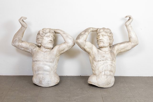 20th Century Roman Figures, Set of 2 for sale at Pamono