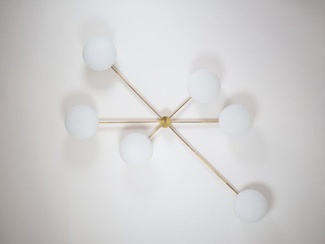 Stella Tribute Ral Farbige Deckenlampe aus Messing & Opalglas von ...