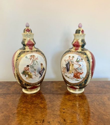 Jarrones victorianos de porcelana con tapa, década de 1880. Juego de 2 ...