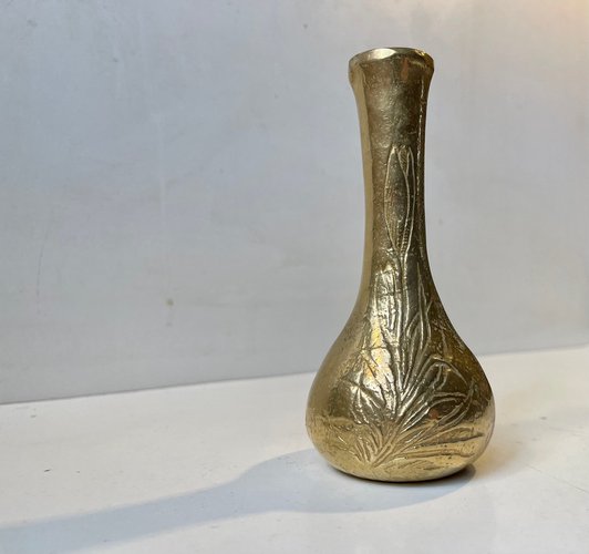 Japanese Bud Vase in Bronze, 1920s for sale at Pamono