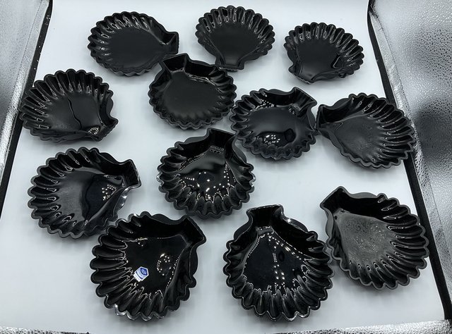 French Shell Shaped Dishes in Opaline Glass, Set of 12 for sale at Pamono