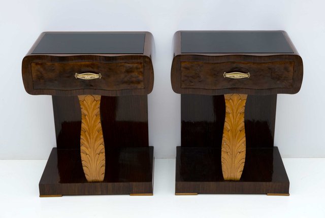 Italienische Art Deco Nachttische aus Nussholz & Ahorn Radic, 1920er, 2er Set bei Pamono kaufen