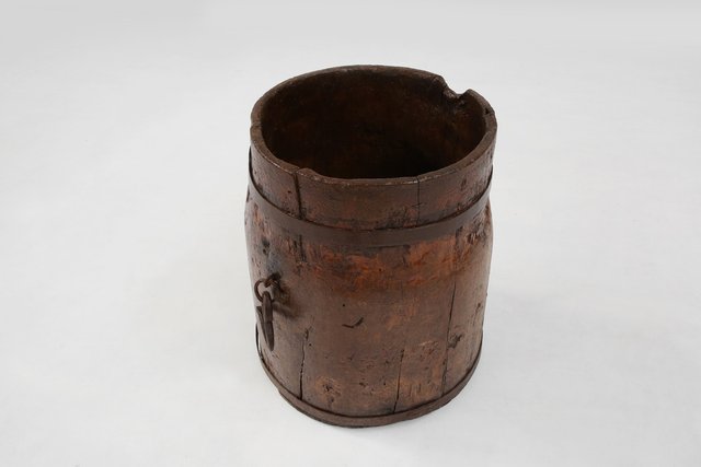Large Antique Wooden Barrel, 1700s for sale at Pamono