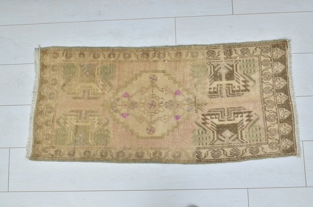 Moderner Vintage Mini Teppich in Hellbraun bei Pamono kaufen