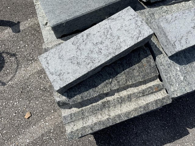 Piedras de granito para exteriores. Juego de 11 en venta en Pamono