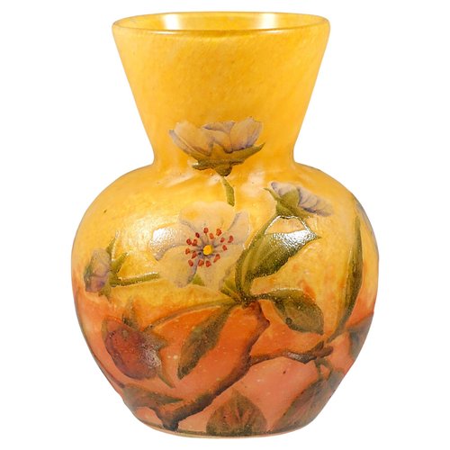 Jugendstil Cameo Vase mit Erdbeerblüten-Dekor von Daum Nancy ...