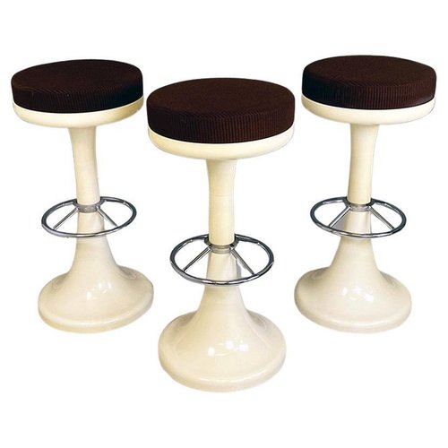Italienische Space Age Hohe Hocker aus Weißem Kunststoff, Braunem Stoff & Verchromtem Stahl ...
