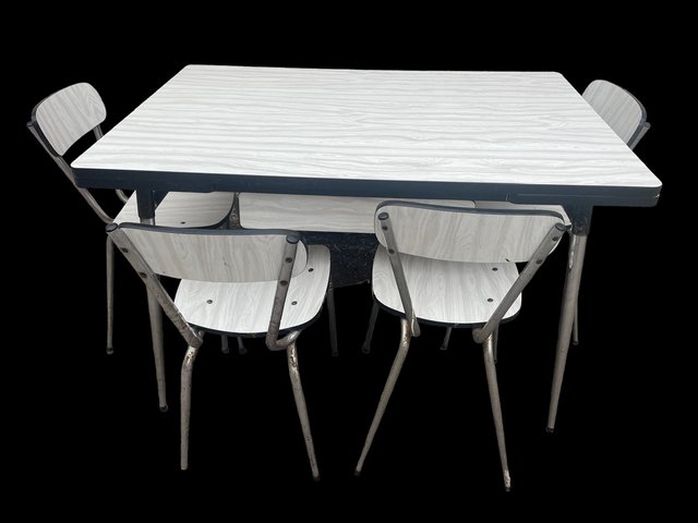 Mesa de comedor y sillas de formica blanca, años 50. Juego de 5 en ...