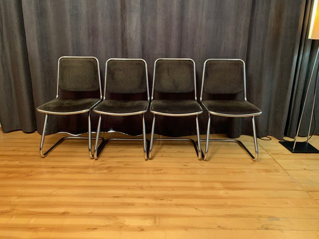 Italian Taro Chairs, 1970s, Set of 4 for sale at Pamono