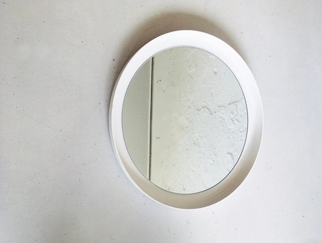 Round White Plastic Frame Mirror, 1970s for sale at Pamono