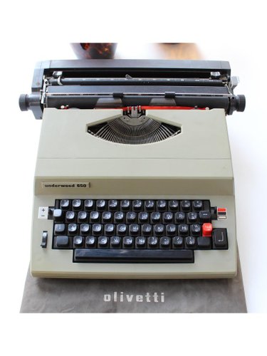Olivetti Schreibmaschine, 1970er bei Pamono kaufen