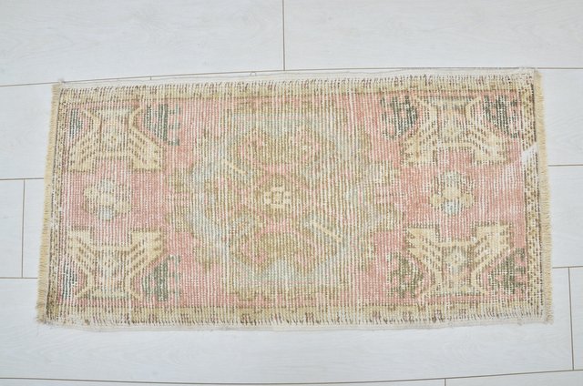 Small Turkish Vintage Wool Rug, 1960s for sale at Pamono
