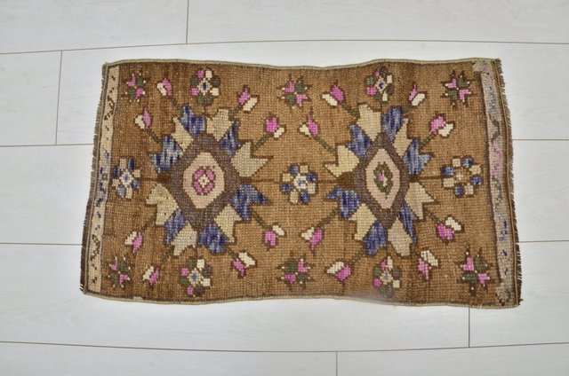 Small Vintage Rug, 1960s for sale at Pamono