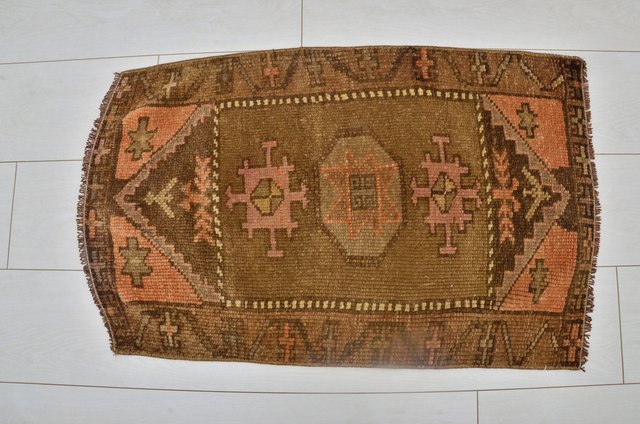 Small Vintage Turkish Wool Rug, 1960s for sale at Pamono