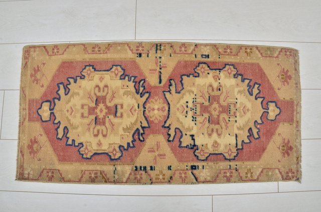 Small Vintage Rug, 1960s for sale at Pamono