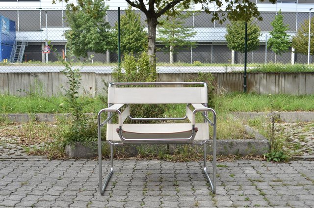Sedia Wassily B3 vintage di pelle bianca di Marcel Breuer per Gavina ...