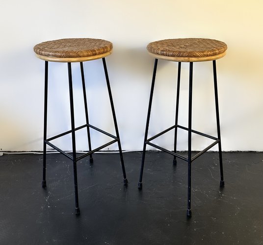 Dänische Vintage Barhocker aus Rattan & Metall, 1966, 2er Set bei Pamono kaufen