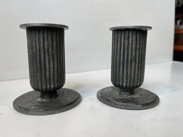 Portacandele Art Déco a colonna corinzia in peltro, anni '20, set di 2 ...