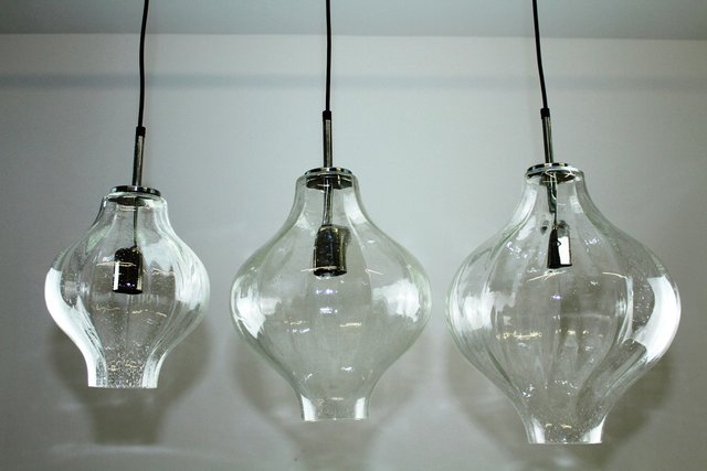 Lampada da soffitto Tulipan grande in vetro e metallo di Kalmar, anni ...