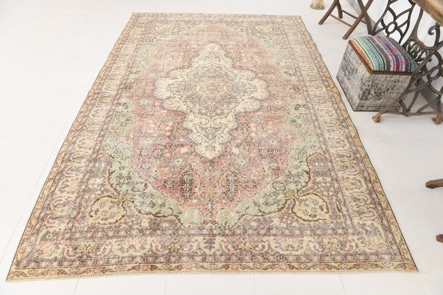 Vintage Pastel Wool Rug for sale at Pamono