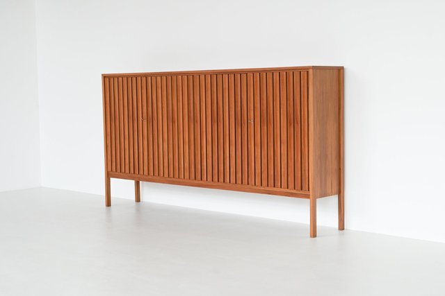 Symmetrisches Highboard aus Teak von Leo Bub, 1960er bei Pamono kaufen
