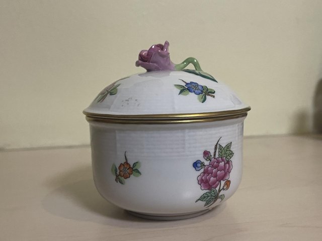 Porcelain Sugar Box from Herend for sale at Pamono