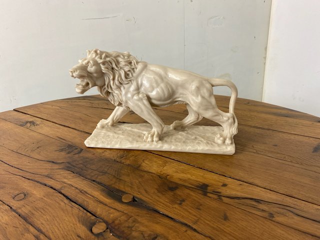 Vintage White Marble Resin Lion Sculpture, 1950s for sale at Pamono