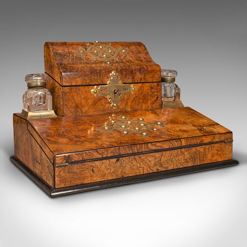 English Victorian Desktop Writing Slope in Burr Walnut for sale at Pamono