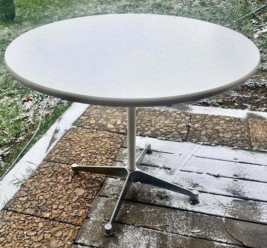 White Melamine Round Table by Charles and Ray Eames for Herman Miller ...