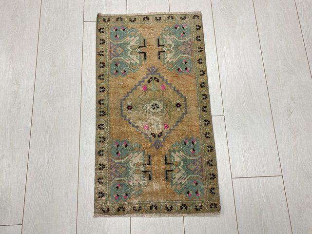 Small Vintage Rug, 1960s for sale at Pamono