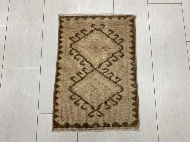 Small Vintage Wool Rug, 1960s for sale at Pamono