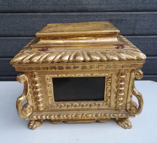 Italian Carved Giltwood Reliquary Box for sale at Pamono