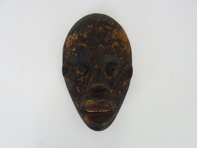 Vintage African Tribal Mask, 1950s for sale at Pamono