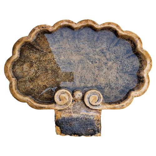 Italian Holy Water Basin in Marble, Late 18th Century for sale at Pamono
