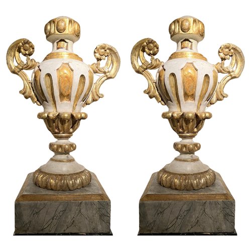 Italian Louis XIV Urn Lacquer and Gilt Vases, Set of 2 for sale at Pamono