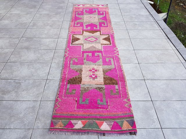 Pink & Purple Runner Rug, 1960s for sale at Pamono
