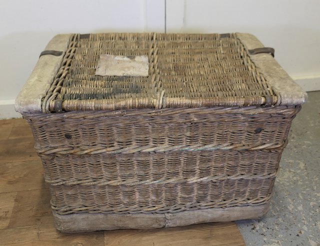 Large Antique Wicker Railway Parcel Hamper, 1890s for sale at Pamono